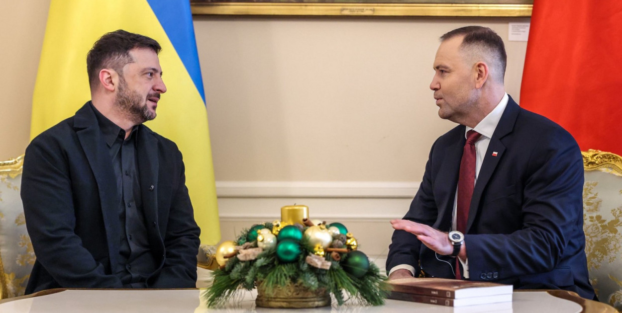 Prezydent Ukrainy dostał od prezydenta Polski książkę o zbrodni ...
